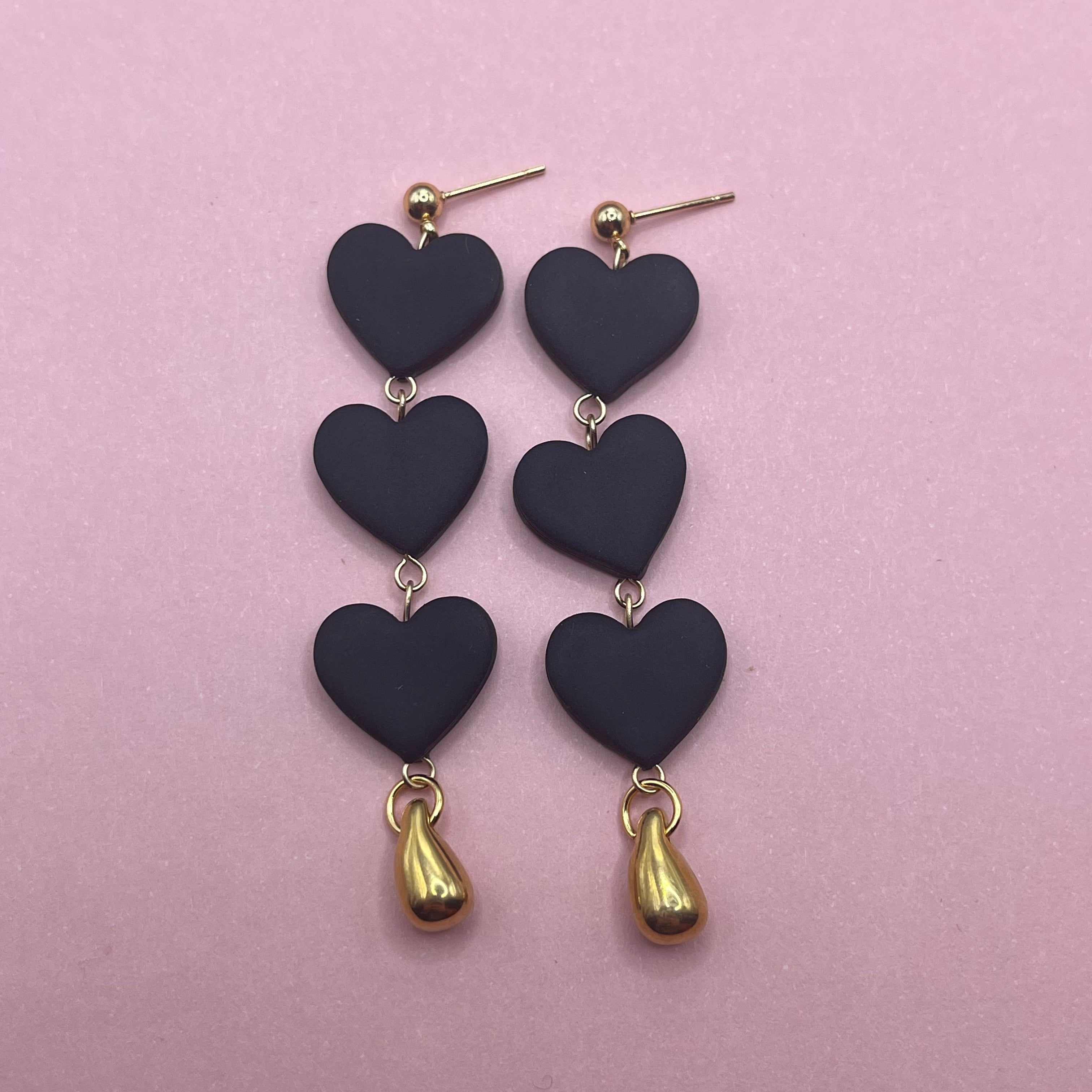 3 de corazones negro – Hemisferio Derecho